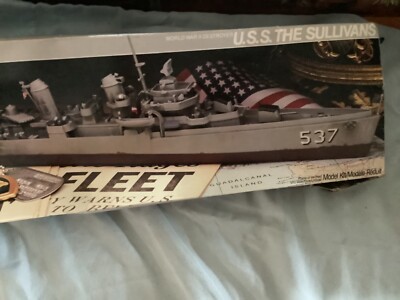 Revell 1:301 WWII Destroyer USS The Sullivans DD-537 Plastic Model Kit ...