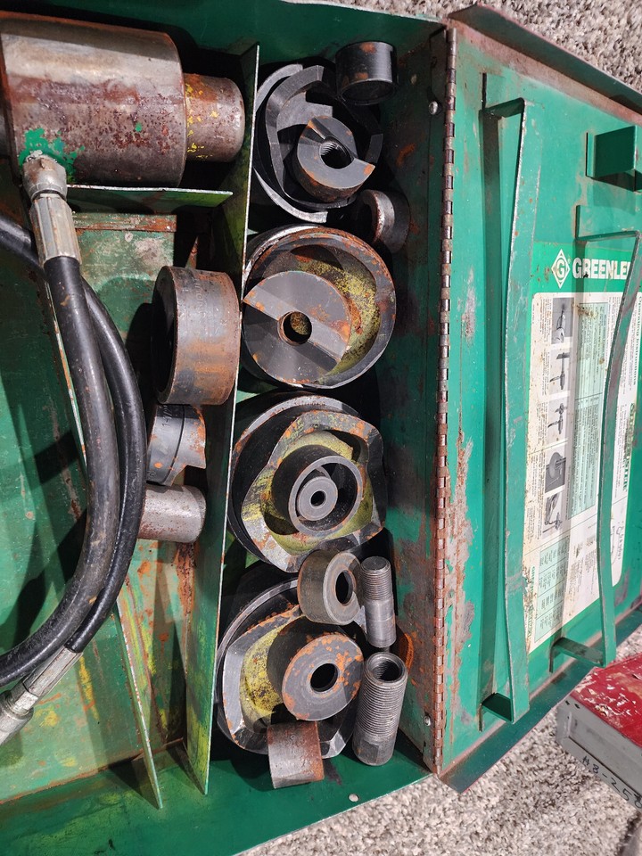 Greenlee 7646 11-Ton Hydraulic Knockout Driver with Hand Pump | eBay