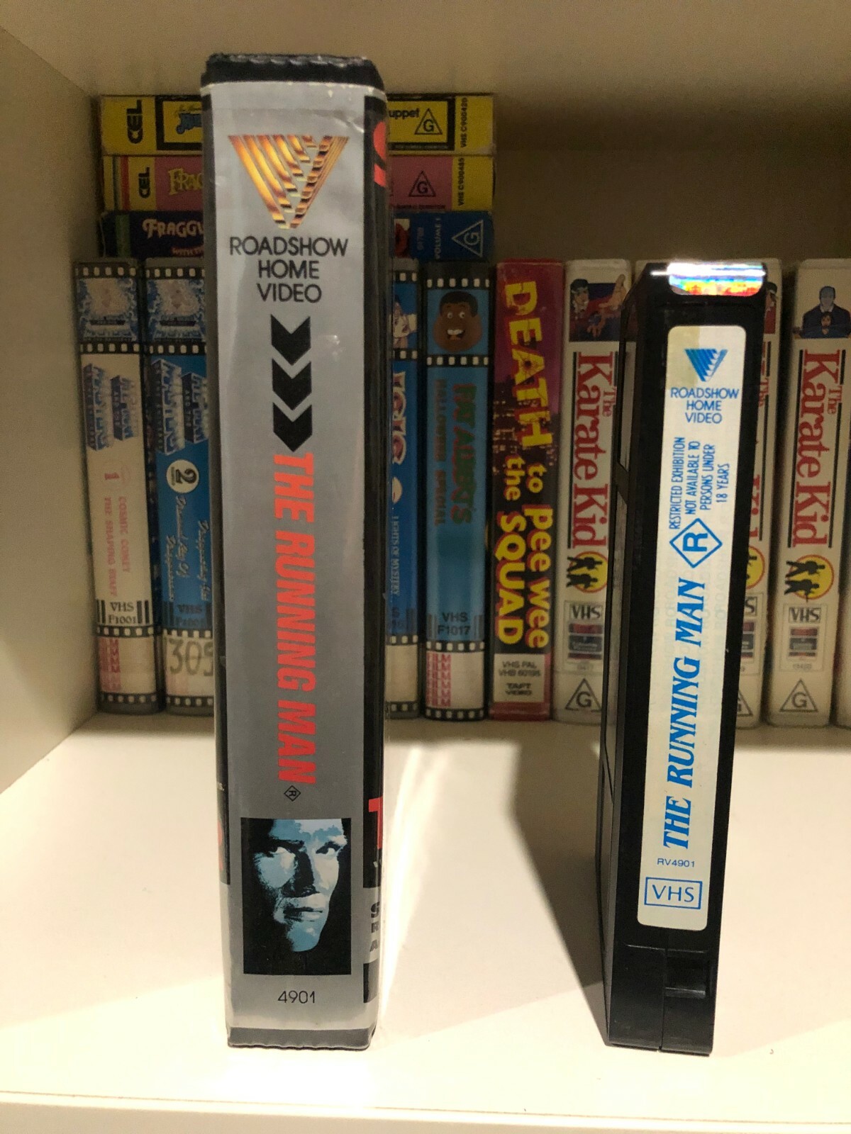 THE RUNNING MAN - ARNOLD SCHWARZENEGGER & MARIA CONCHITA ALONSO - VHS ...