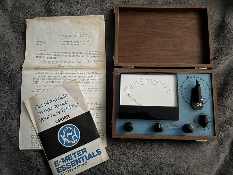 1976 SCIENTOLOGY MK V E-METER, ELECTROMETER, W/INSTRUCTIONS IN WOOD ...