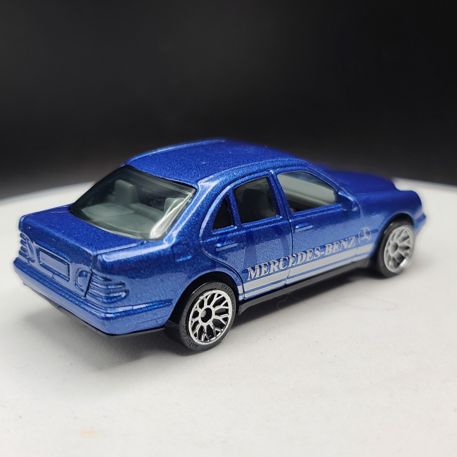 Matchbox Mercedes-Benz E Class (2002 MBX 1-75, ROW / International ...