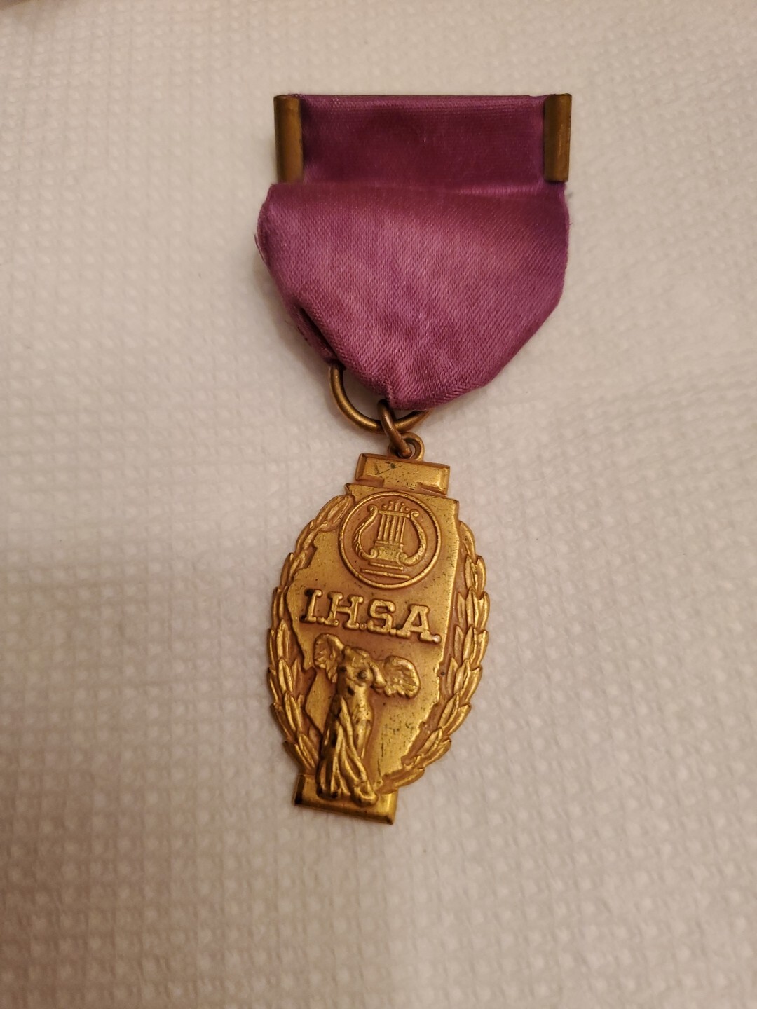 Vntg Award Medal Illinois High School Assc IHSA Singing Vocal Div 1 Gold Ribbon | eBay