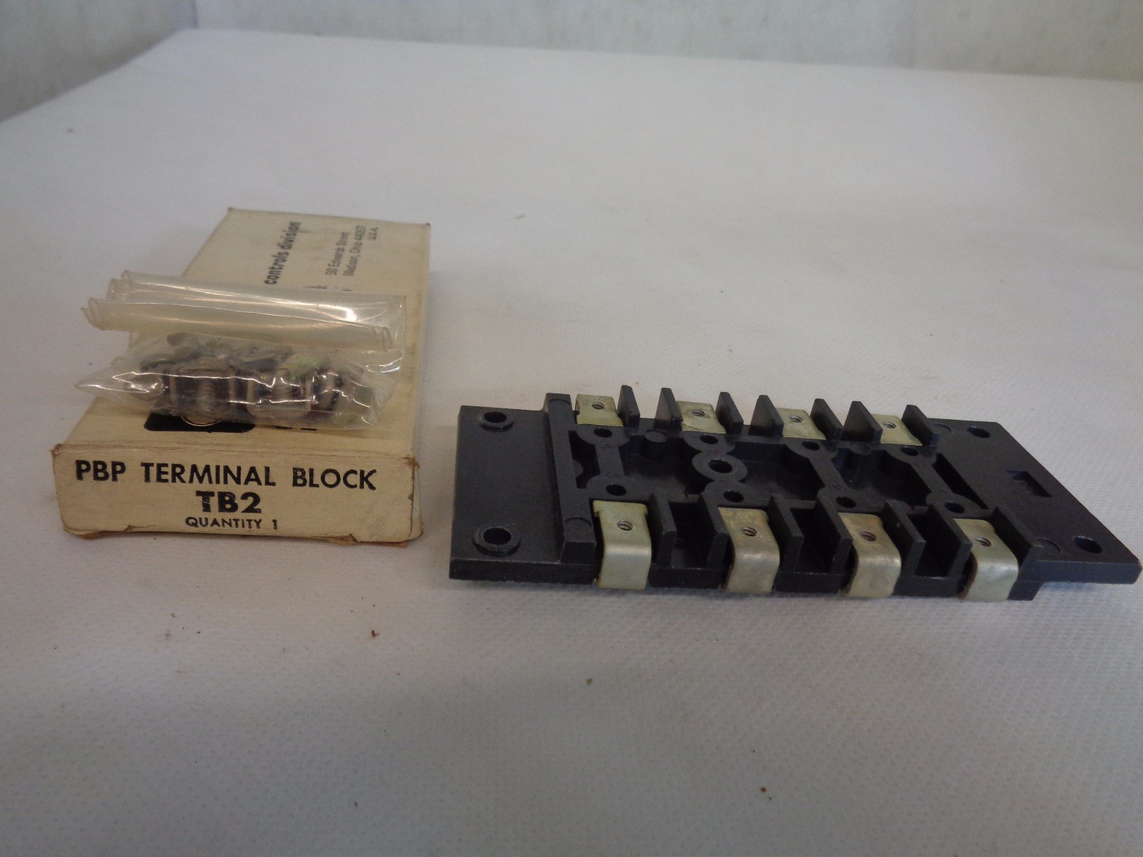 NEW HUBBELL TB2 PBP TERMINAL BLOCK | eBay