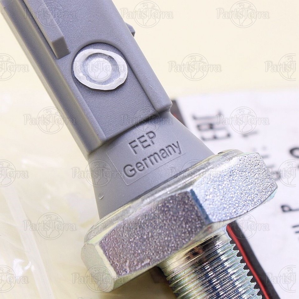 Mitsubishi Lancer Engine Oil Pressure Switch Assembly MN163743 | Silver ...