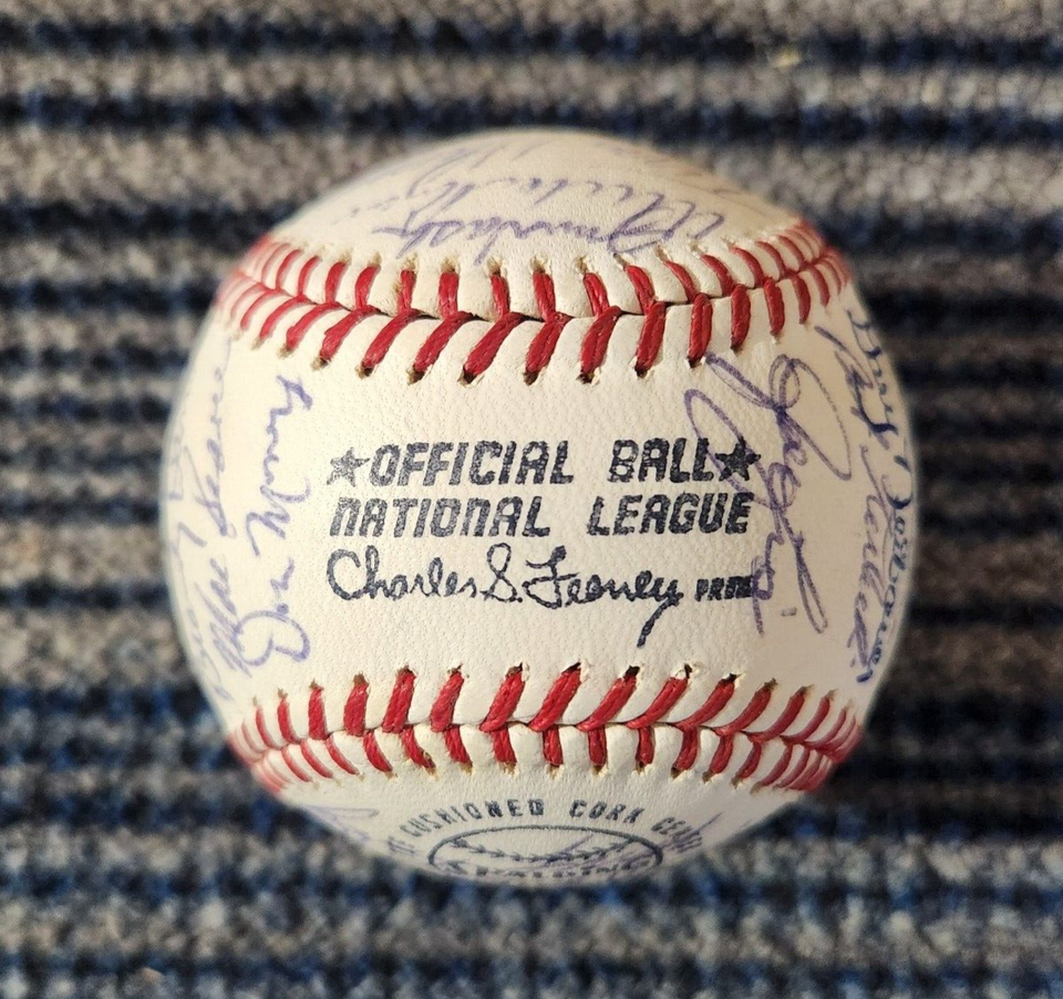 1972 PHILADELPHIA PHILLIES TEAM SIGNED Official NL Baseball (30) w ...