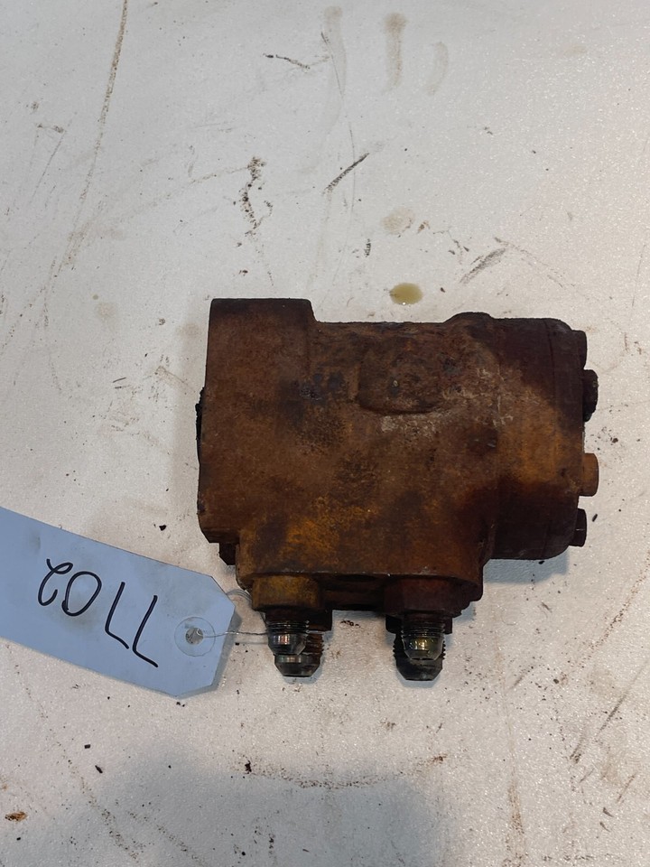 1988 Case IH 585 Tractor Steering Motor Hand Pump | eBay