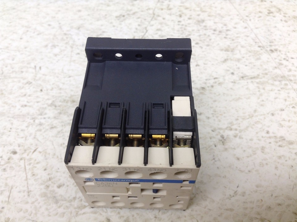Telemecanique CA3KN22BD Relay 24 VDC Coil CA3KN 22BD Schneider | eBay
