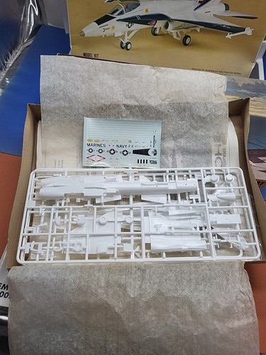 Lot of 4 Plastic Model Jets Tomcat Demon Hornet USAF 1/72 aircraft kits ...