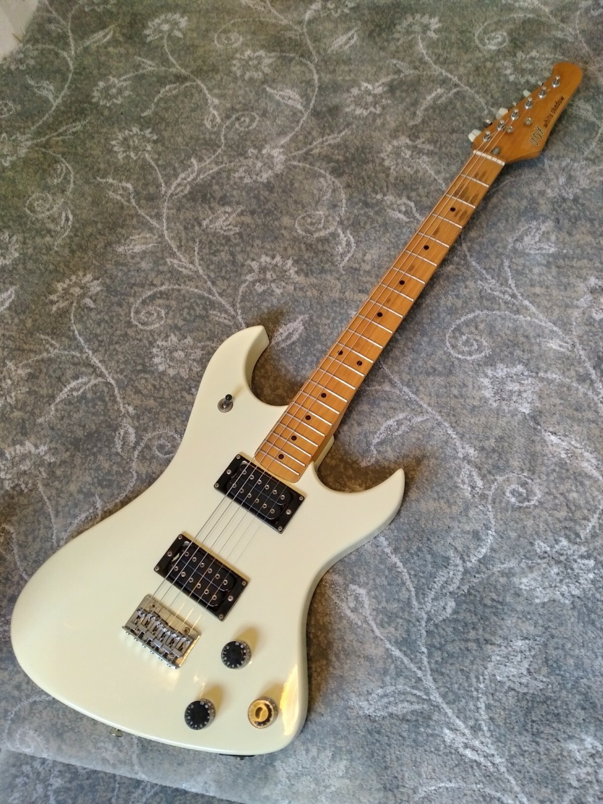 Vintage Guitars for Sale: vox shadow