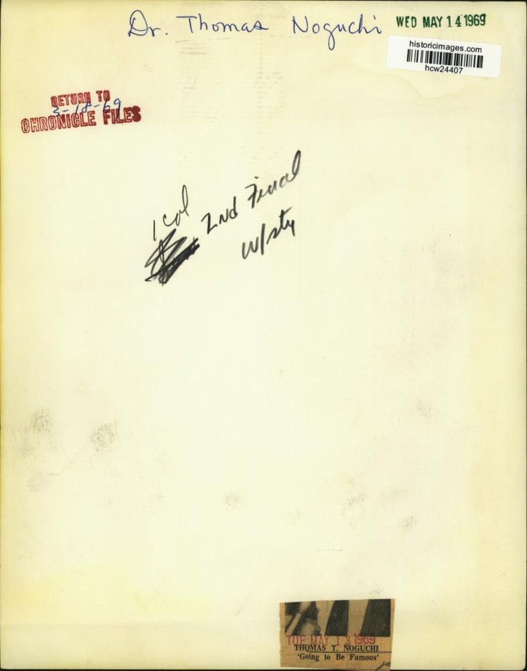 1969 Press Photo Dr. Thomas Noguchi, Los Angeles County coroner makes ...