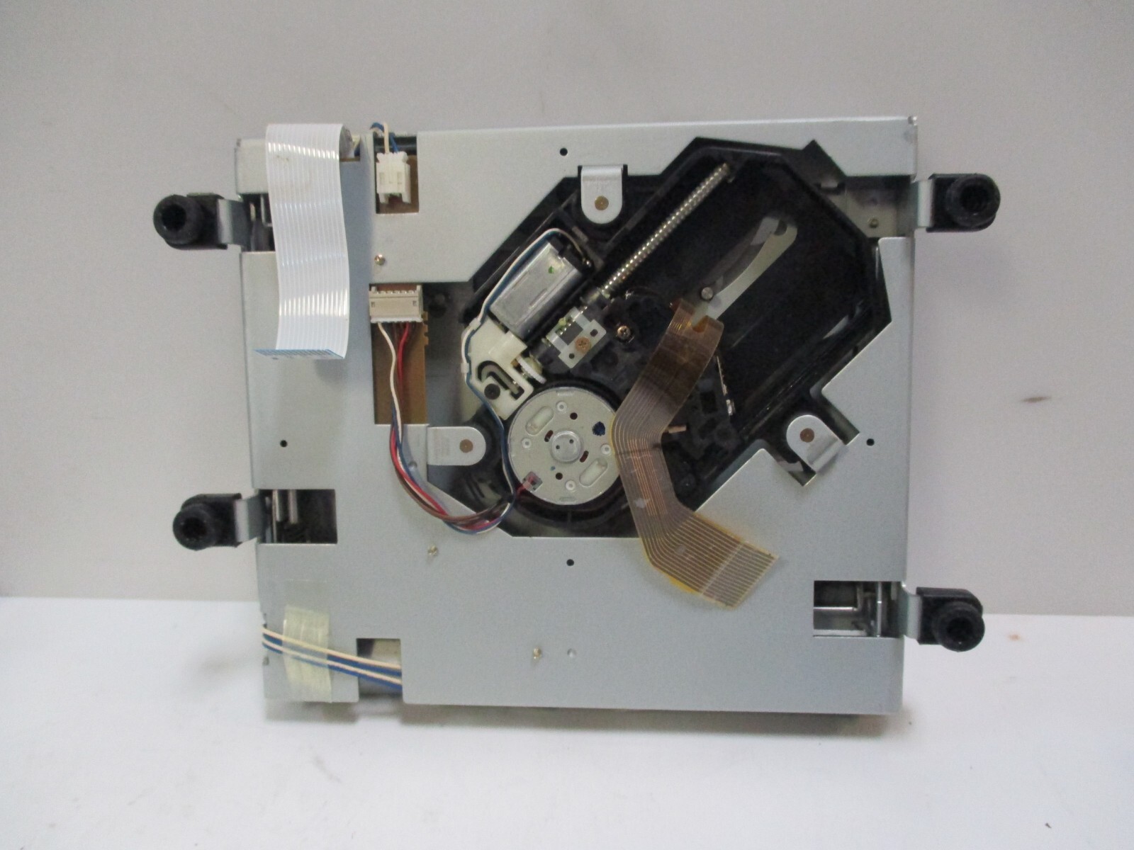 BOSE Wave AWRCC 1 & 2 CD Drive w/ Ribbon Cables & Rubber Feet test ...