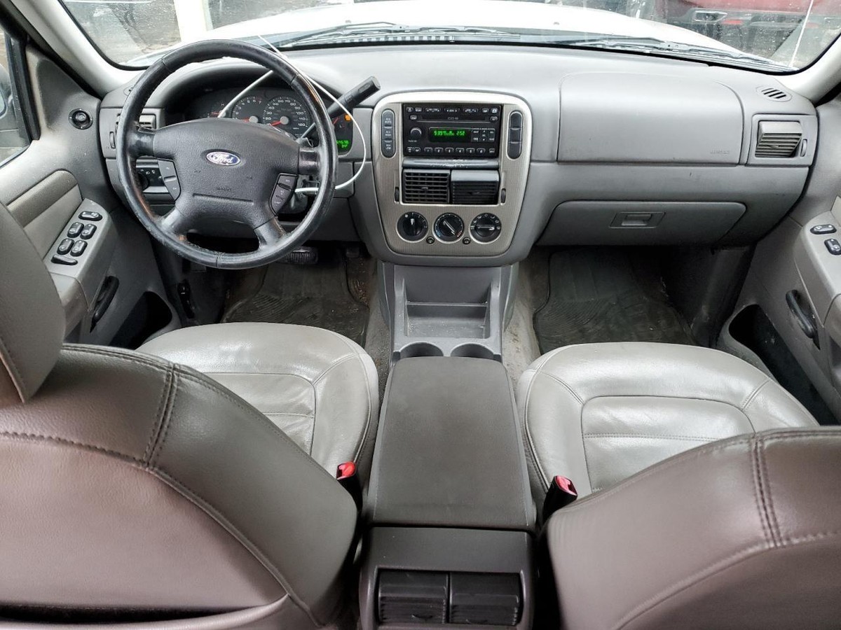 Ford Explorer Sport Trac 2004 Interior