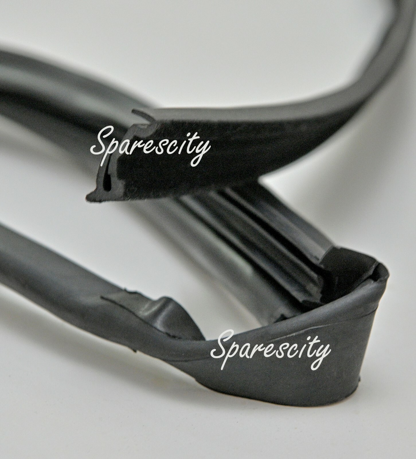 COMMODORE VT VX VY VZ BAILEY CHANNEL FLOCKING RUBBER DOOR 92087066 RHF ...