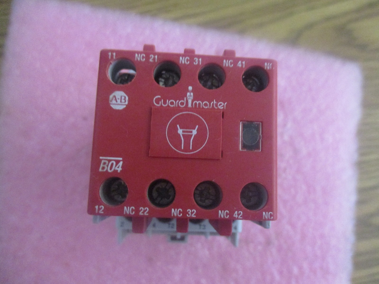 Allen Bradley / GuardMaster Cat. #: 100-C12Z*400, Ser: A with 100S-F ...