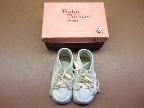 Vintage 1960s BABY BEAVER White Leather Baby Shoes Si… - Gem