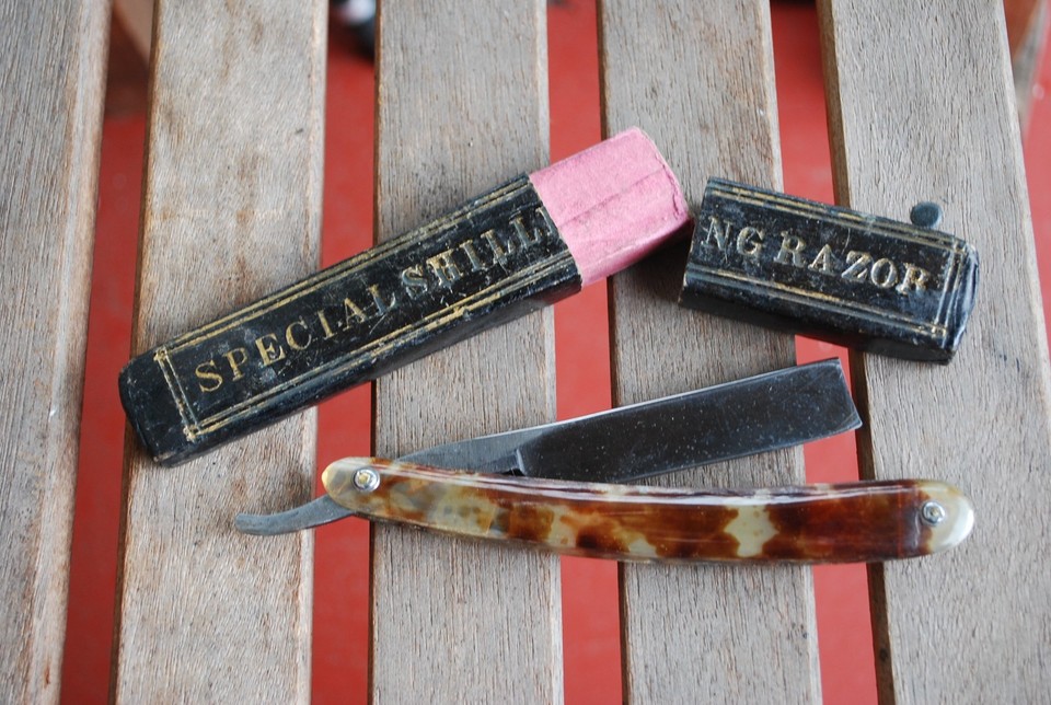THE CELEBRATED RAZOR SHEFFIELD SUPERIOR CUTLERY BATTLESHIP ETCH ...