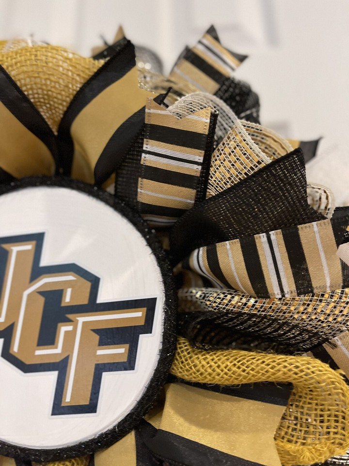 UCF (UNIVERSITY of CENTRAL FLORIDA) wreath. Dorm Wreath, FULL 18 ...