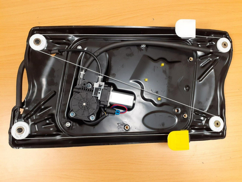 LAND ROVER FREELANDER 2 RIGHT HAND FRONT WINDOW REGULATOR & MOTOR ...