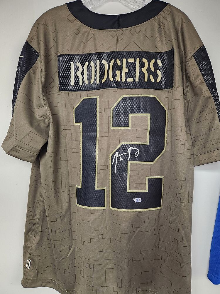 Aaron Rodgers | Autographed Football Memorabilia & NFL Merchandise