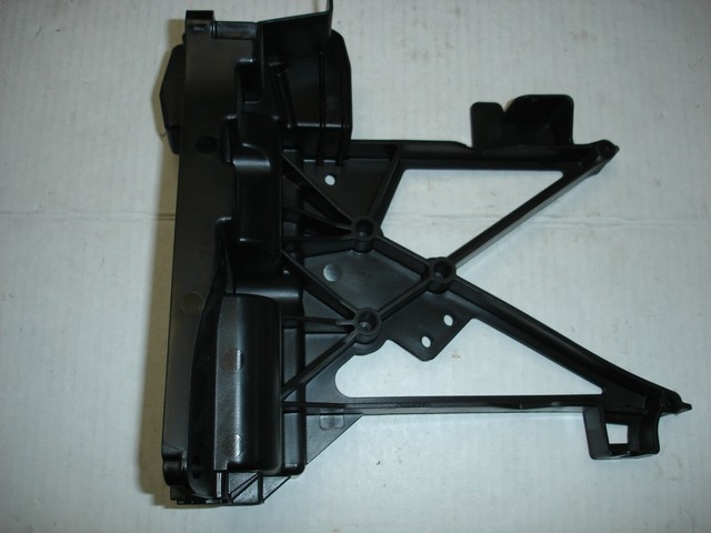 Mercedes-Benz GLC X253 Right Radiator Support Bracket A2536202001 OEM ...