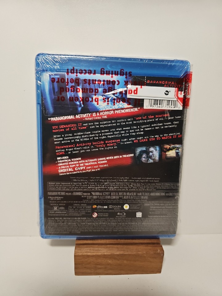 Paranormal Activity (Blu-ray Disc, 2009, 2-Disc Set, Includes Digital ...
