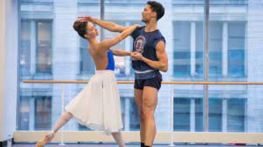 Neve Campbell Ballet