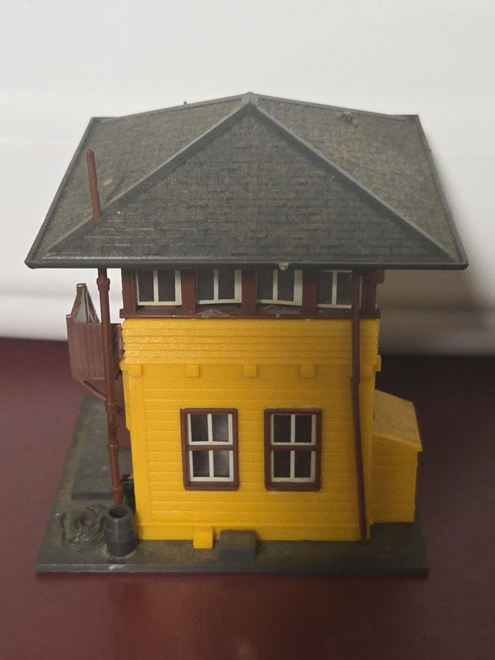 Vtg 1958 Revell Authentic Scale Buildings HO Interlocking Tower & Water ...