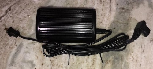 Singer Sewing Machine School Model 5830C W/ Foot Pedal-Very Clean-SHIPS ...