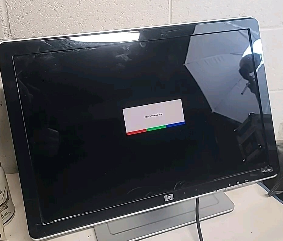 HP W2207 22-inch Widescreen Flat Panel LCD Monitor Adjustable Works ...