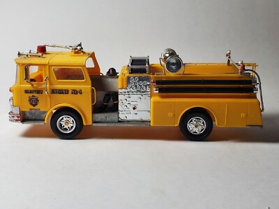 Revell Snap Tite Mack Pumper Fire Truck Glenview #4 1:32 Plastic Model ...
