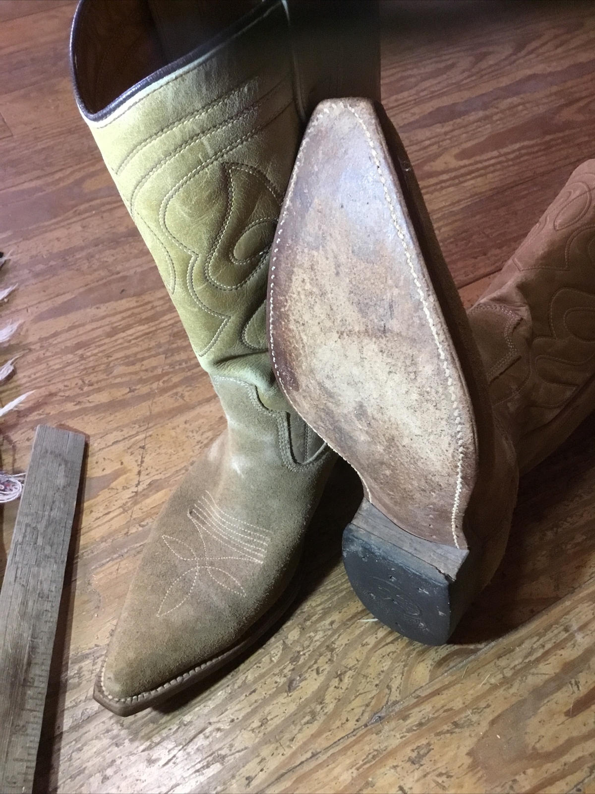 Handmade Rough Out Cowboy Boots Size 8 - Gem