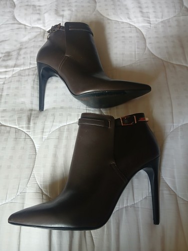 Burberry Women’s Brown Leather Ankle Boots Size 37 Gold Buckle High ...