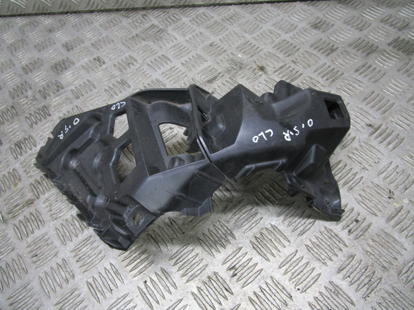 2015 RENAULT CLIO DRIVER SIDE REAR BUMPER BRACKET 850446420R OEM | eBay UK