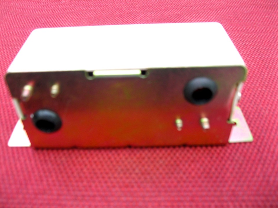 ON/OFF SWITCH BOX FOR INDUSTRIAL SEWING MACHINES 110VOLT - WIRE NOT ...