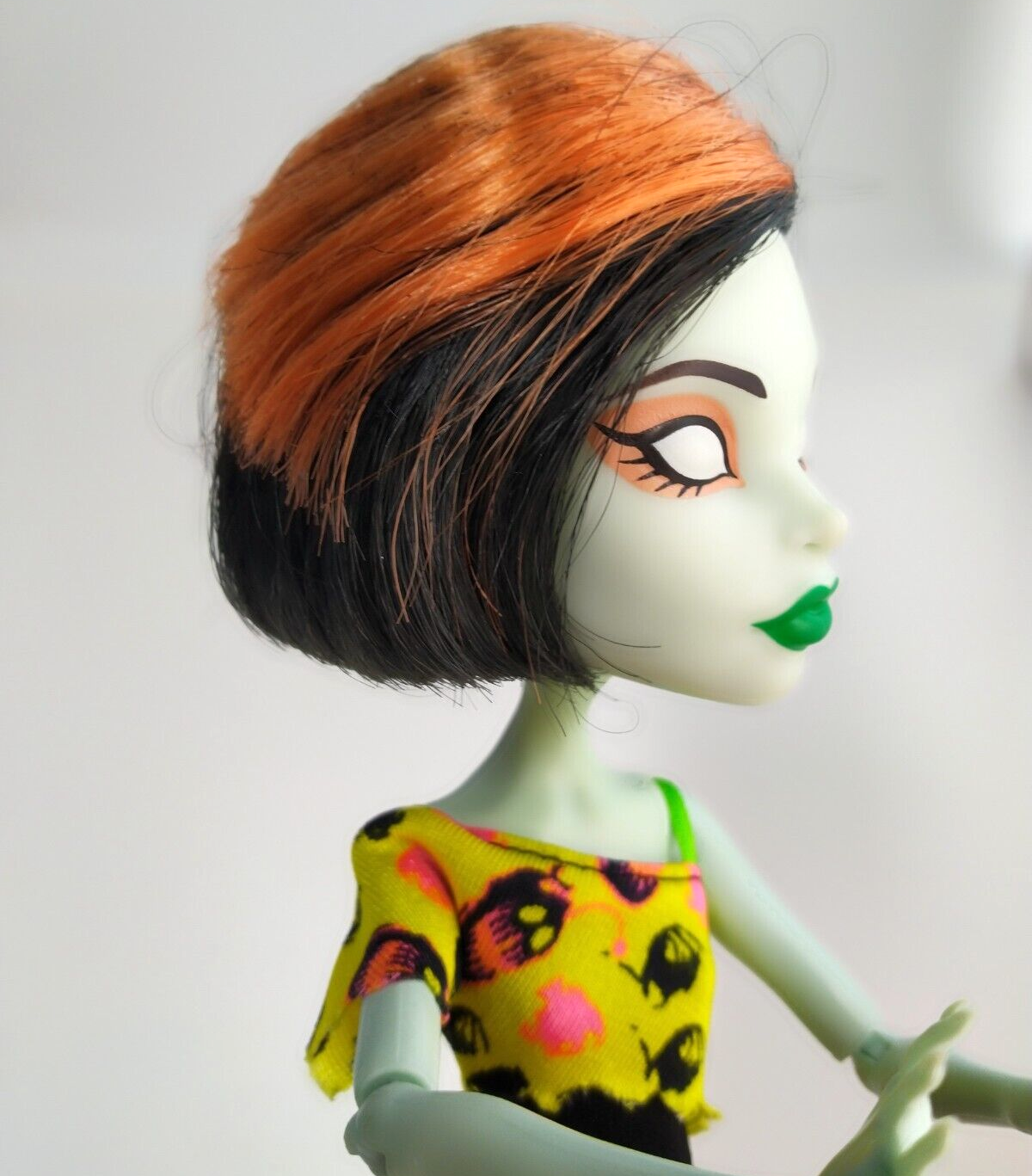 Monster High Scarah Screams FREAKY FUSION - Black/Orange Hair Green Lip ...