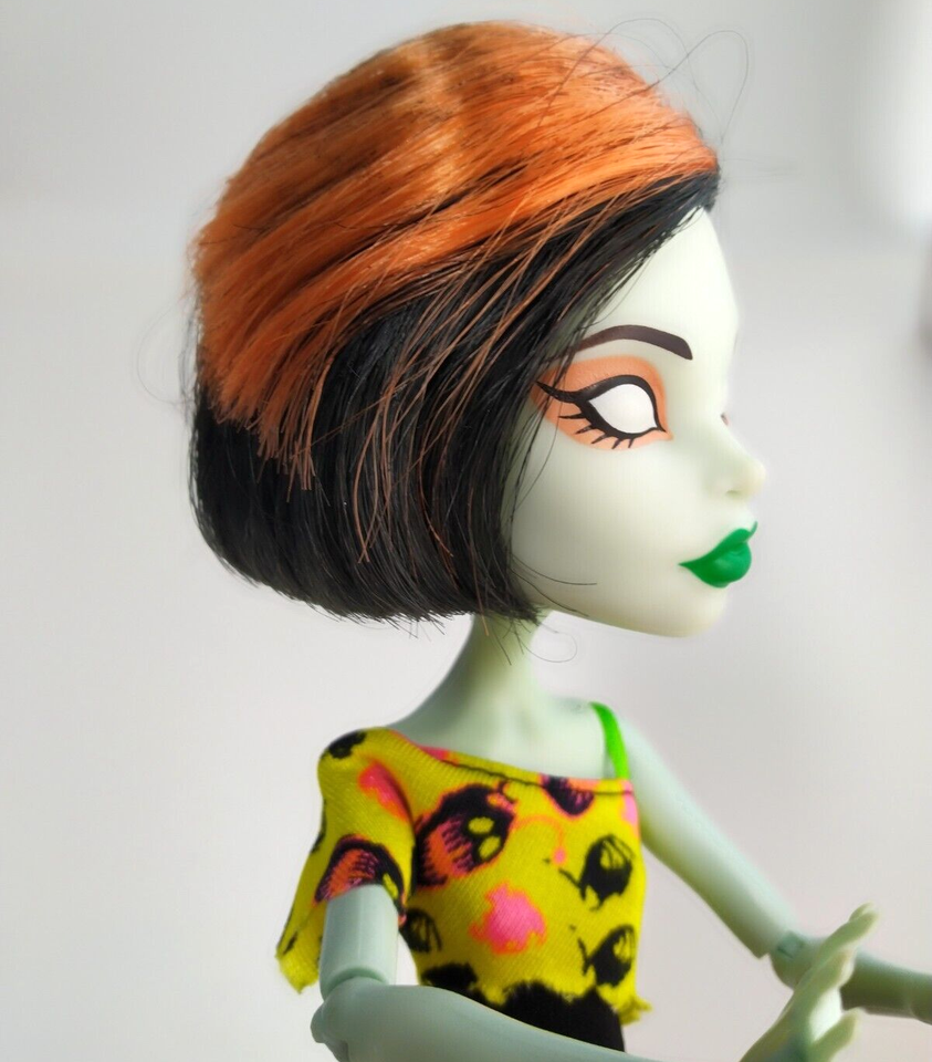 Monster High Scarah Screams FREAKY FUSION - Black/Orange Hair Green Lip ...