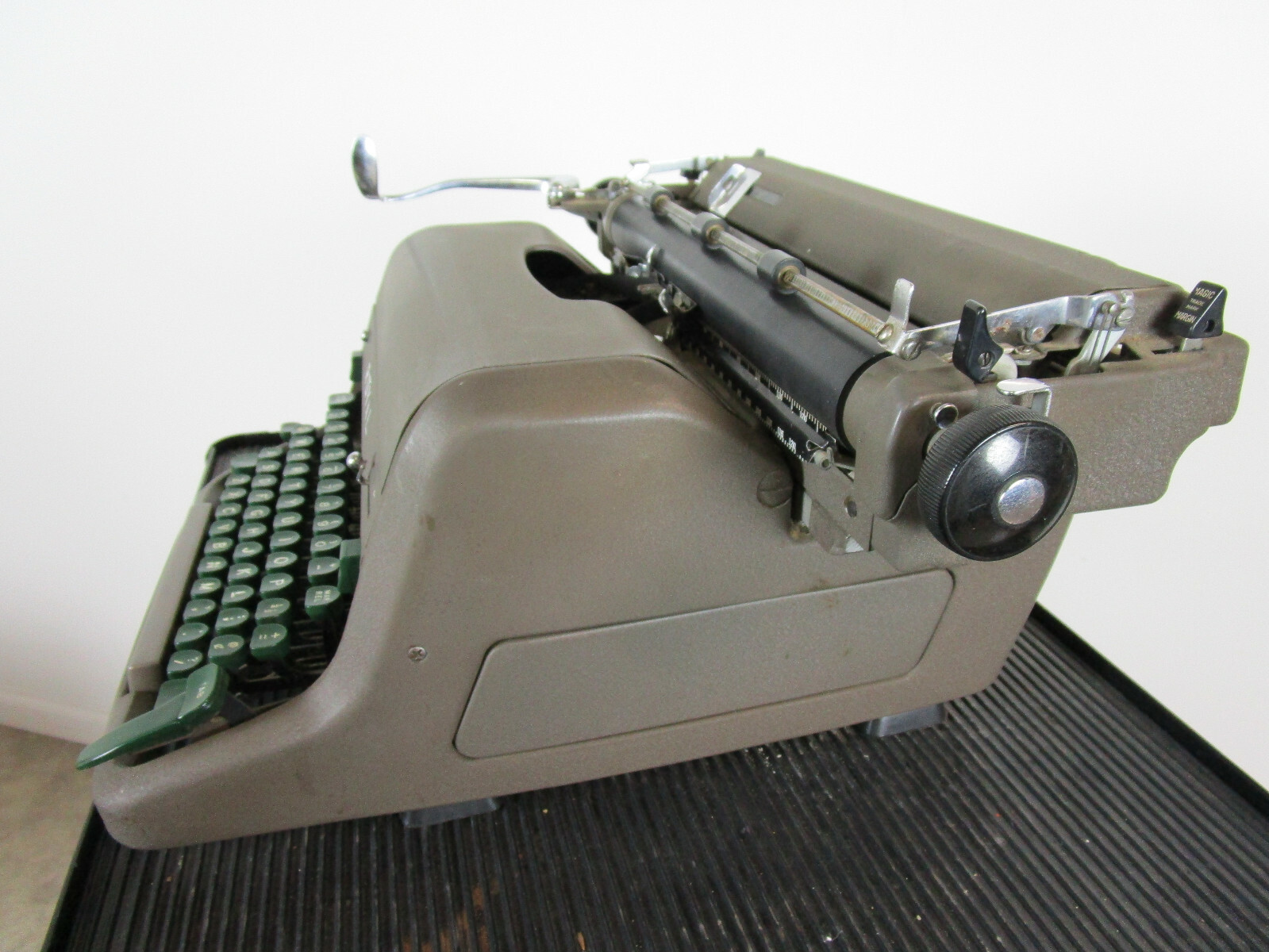 Vintage Antique Royal Magic Margin Typewriter Brown with Green Keys | eBay