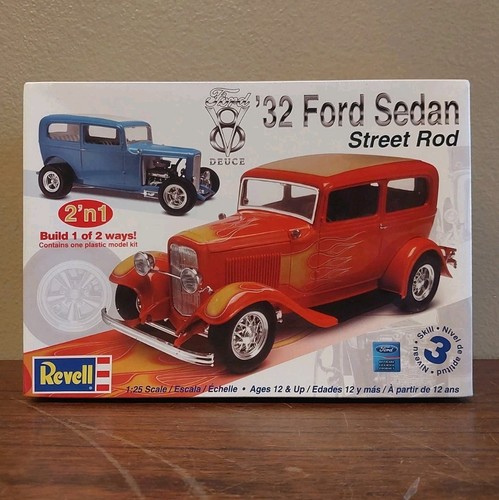 Revell 32 Ford Sedan Street Rod 2 n 1 Model Kit New 1/25 # 85-2062 ...