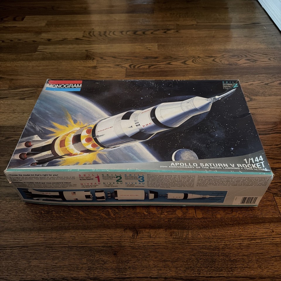 VINTAGE MONOGRAM APOLLO SATURN V ROCKET Plastic Model Kit 46-5082 New ...