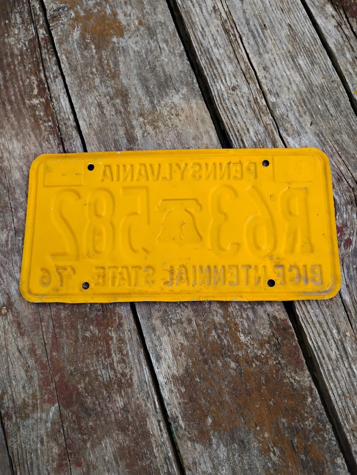 1975/76 Pennsylvania BICENTENNIAL License Plate - "R63 582" 75 76 ...
