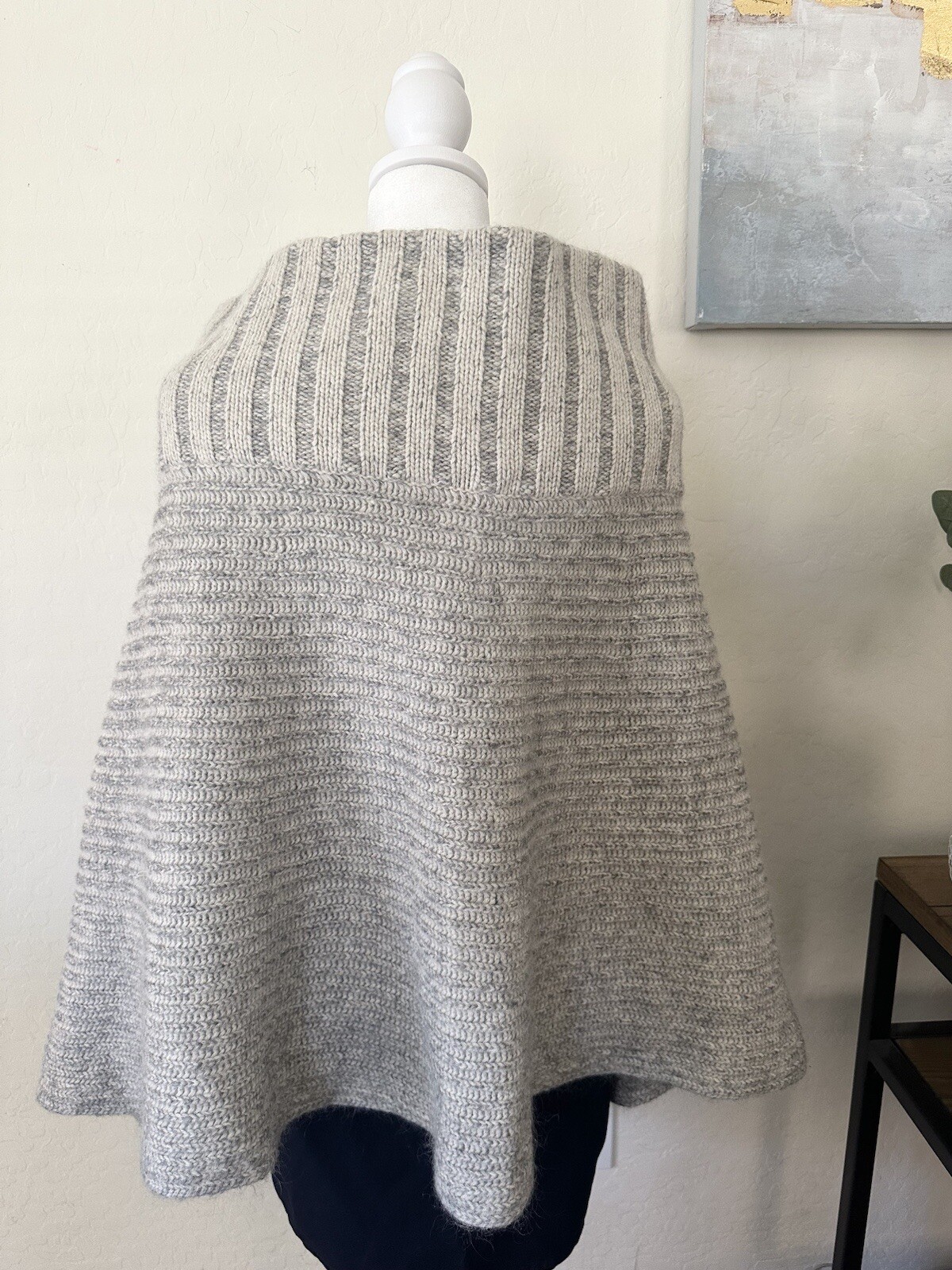 Hugo Boss Poncho/ Sweater - Gem