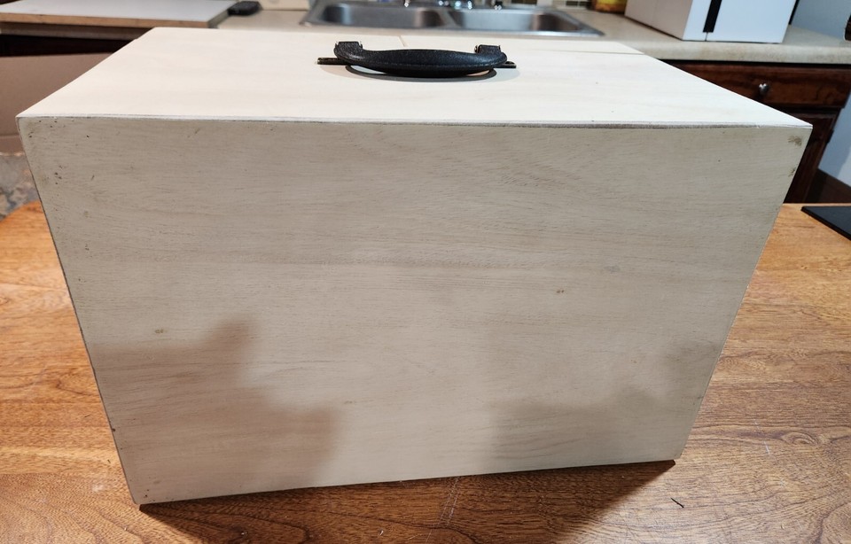 Slot Car Pit Box 1/24 , 1/32 Holds 14 cars 8"long | eBay