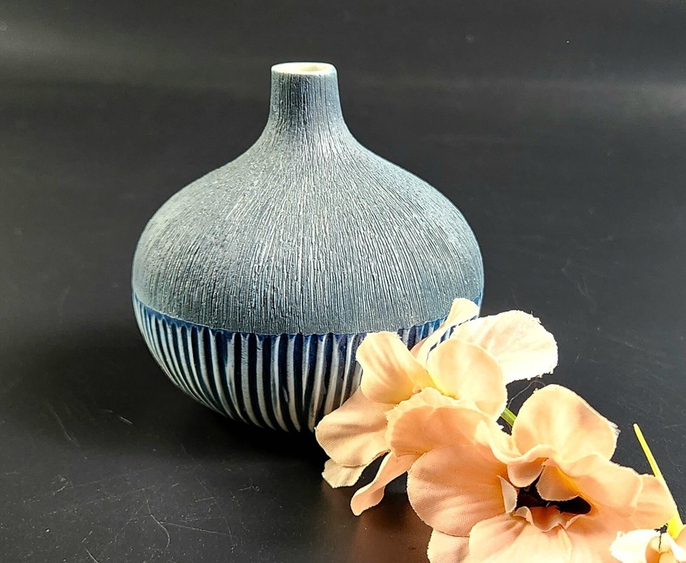 Beautiful Shape & Cute - Bud Vase - Thailand- 2.5" Tall | eBay