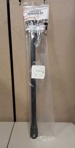 NEW 18-22 TOYOTA CAMRY AVALON Upper RH Radiator Mount Bracket OEM 53253 ...