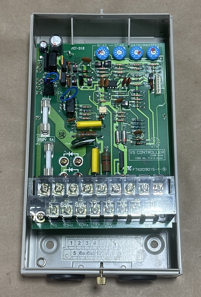 Yaskawa VS Controller CVSR-404G Source: 200-220V 50/60Hz, Output: 400W ...