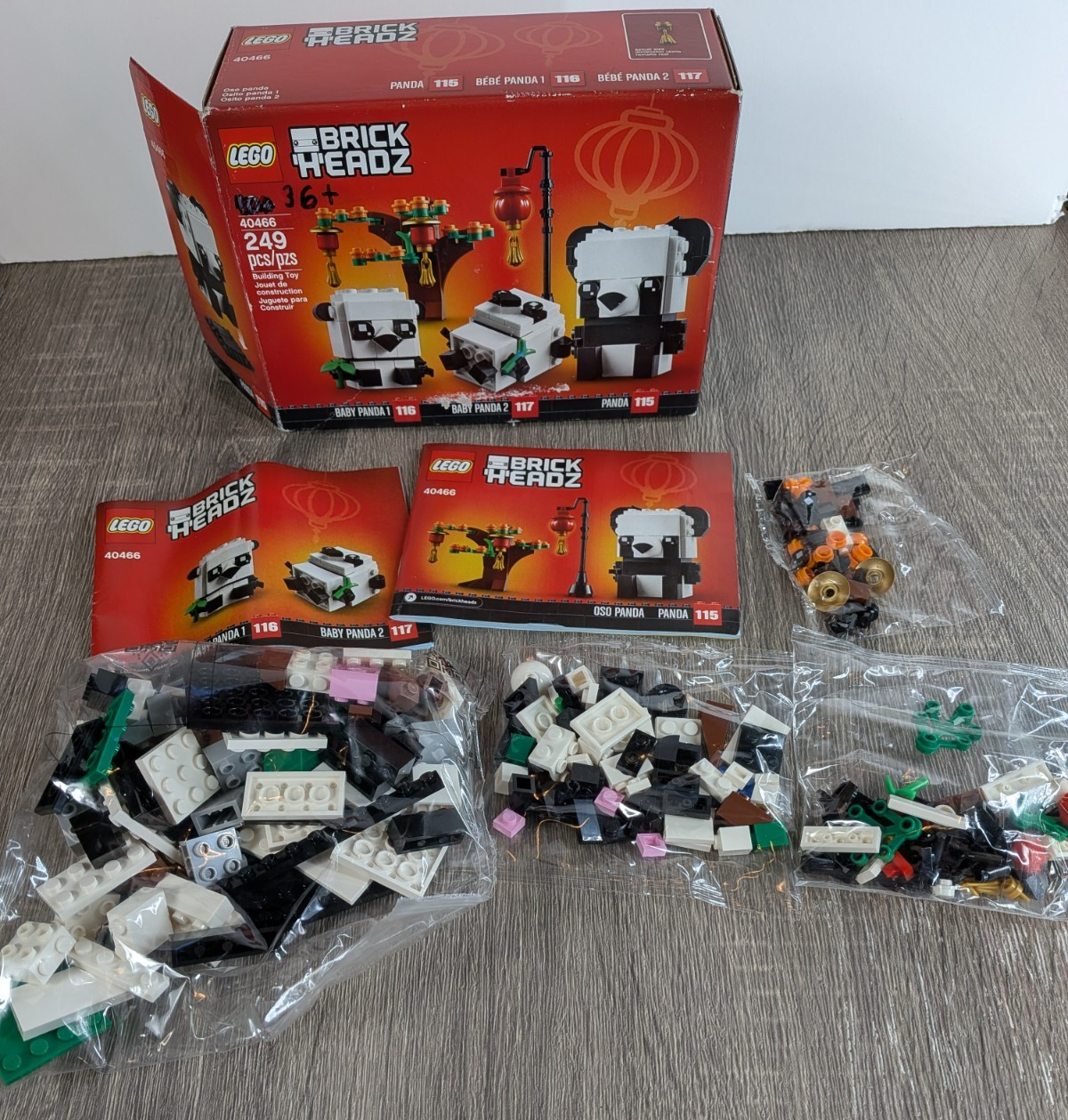 LEGO BRICKHEADZ Pandas 40466, Panda Bear 3-in-1 - open box - complete ...