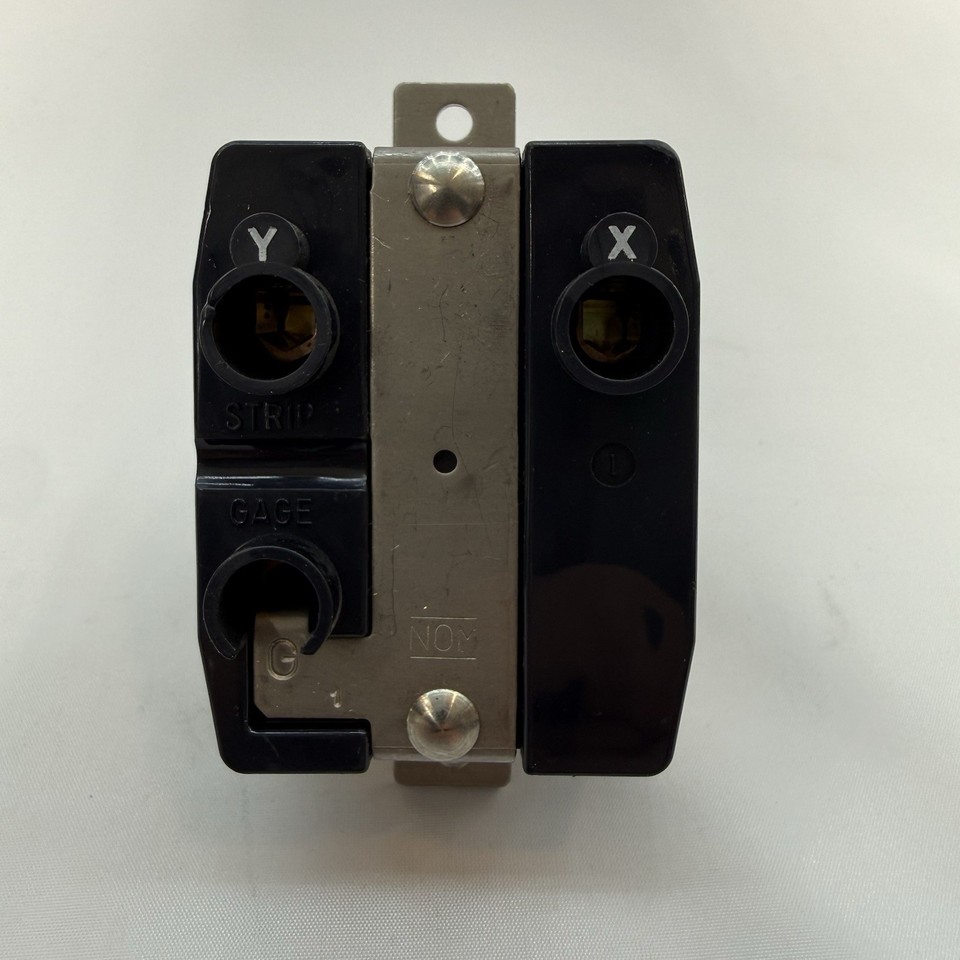 Leviton CS8269 Locking Receptacle 50A 2P, 3W, 250VAC | eBay