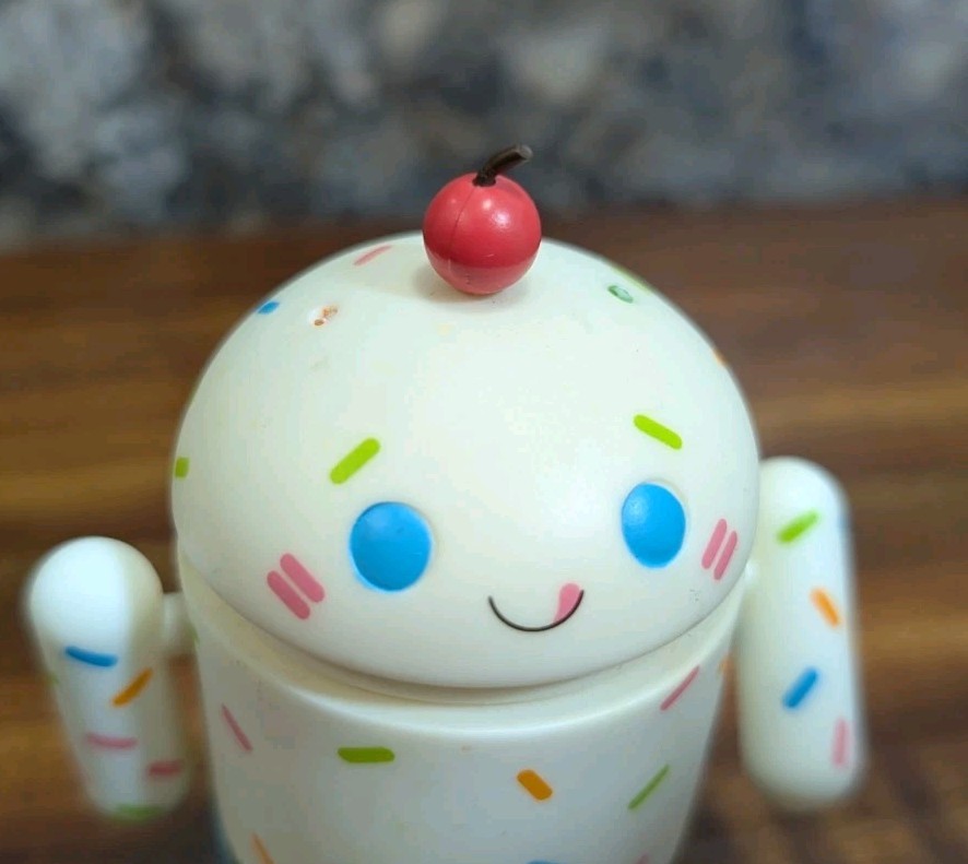 Andrew Bell Android Series 02 Gary Ham Vanilla Cupcake Designer Toy | eBay