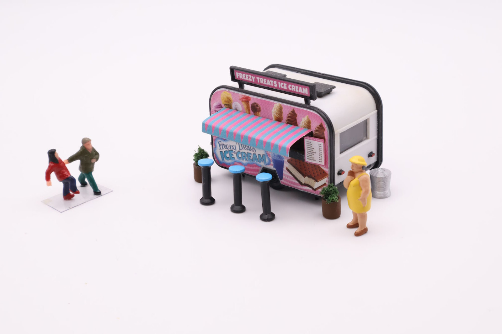 Assembled Ice Cream Food Trailer with Figures HO Scale | eBay