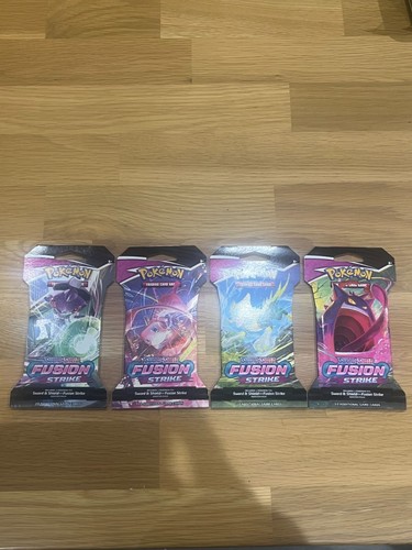 Pokémon Sword & Shield Fusion Strike Sleeved 30 cards. (3 Booster Packs ...